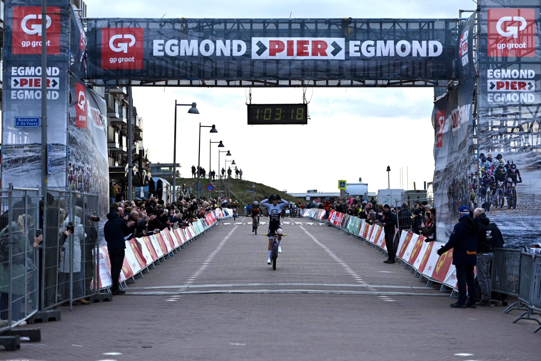 Stijn Appel en Riejanne Markus winnen Egmond-Pier-Egmond - De Castricummer Stijn Appel en Riejanne Markus winnen Egmond-Pier-Egmond - De Castricummer